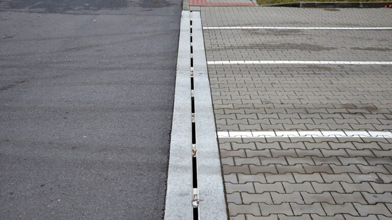 Apa Itu Saluran Drainase? Jenis dan Fungsi - Prima Konstruksi